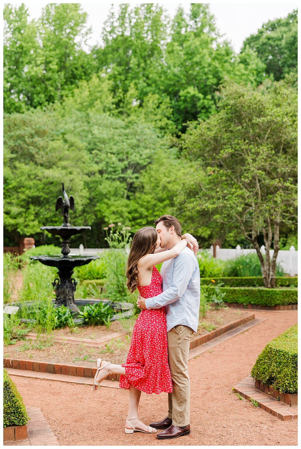 Athens Botanical Gardens Engagement Photos - christyhydephotography.com