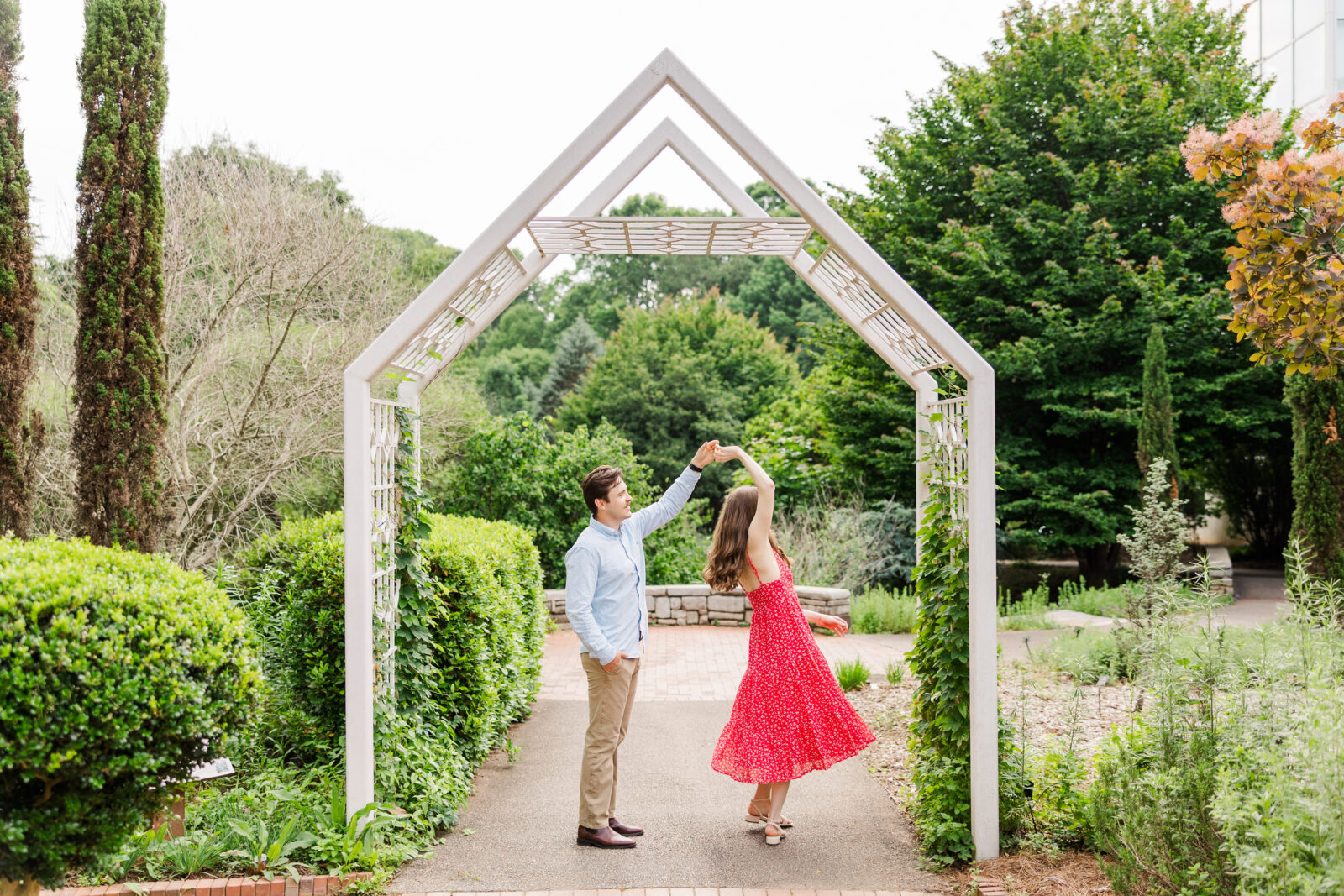 Athens Botanical Gardens Engagement Photos - christyhydephotography.com